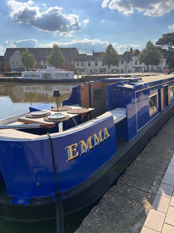 Emma Narrowboat, Stratford Upon Avon - Lilly Likes
